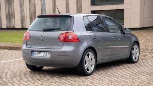 Grey Volkswagen Golf 2008 in Taurage, with an engine capacity of 1.90 L and mileage of 340 thousand km for 2499 €, photo 8 on AUTOMOTO.COM.LV