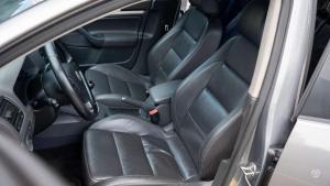 Grey Volkswagen Golf 2008 in Taurage, with an engine capacity of 1.90 L and mileage of 340 thousand km for 2499 €, photo 11 on AUTOMOTO.COM.LV