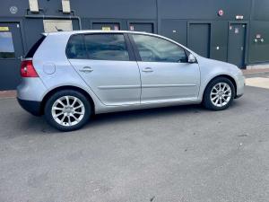 Pelēks Volkswagen Golf 2008 Viļņa, ar dzinēja tilpumu 1.90 L un nobraukumu 320 tūkst. km par 2500 €, foto 7 vietnē AUTOMOTO.COM.LV