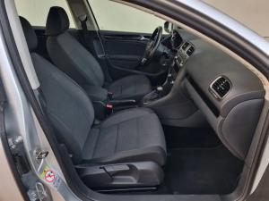 Pelēks Volkswagen Golf 2008 Ogre, ar dzinēja tilpumu 2.00 L un nobraukumu 224 tūkst. km par 4950 €, foto 10 vietnē AUTOMOTO.COM.LV