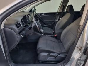 Pelēks Volkswagen Golf 2008 Ogre, ar dzinēja tilpumu 2.00 L un nobraukumu 224 tūkst. km par 4950 €, foto 11 vietnē AUTOMOTO.COM.LV