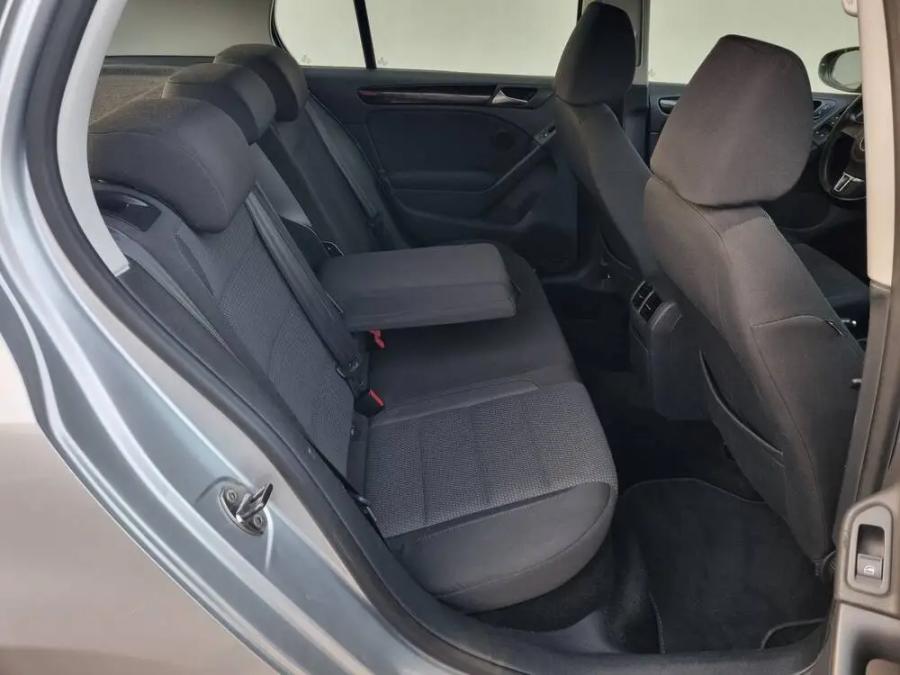 Pelēks Volkswagen Golf 2008 Ogre, ar dzinēja tilpumu 2.00 L un nobraukumu 224 tūkst. km par 4950 €, foto 12 vietnē AUTOMOTO.COM.LV