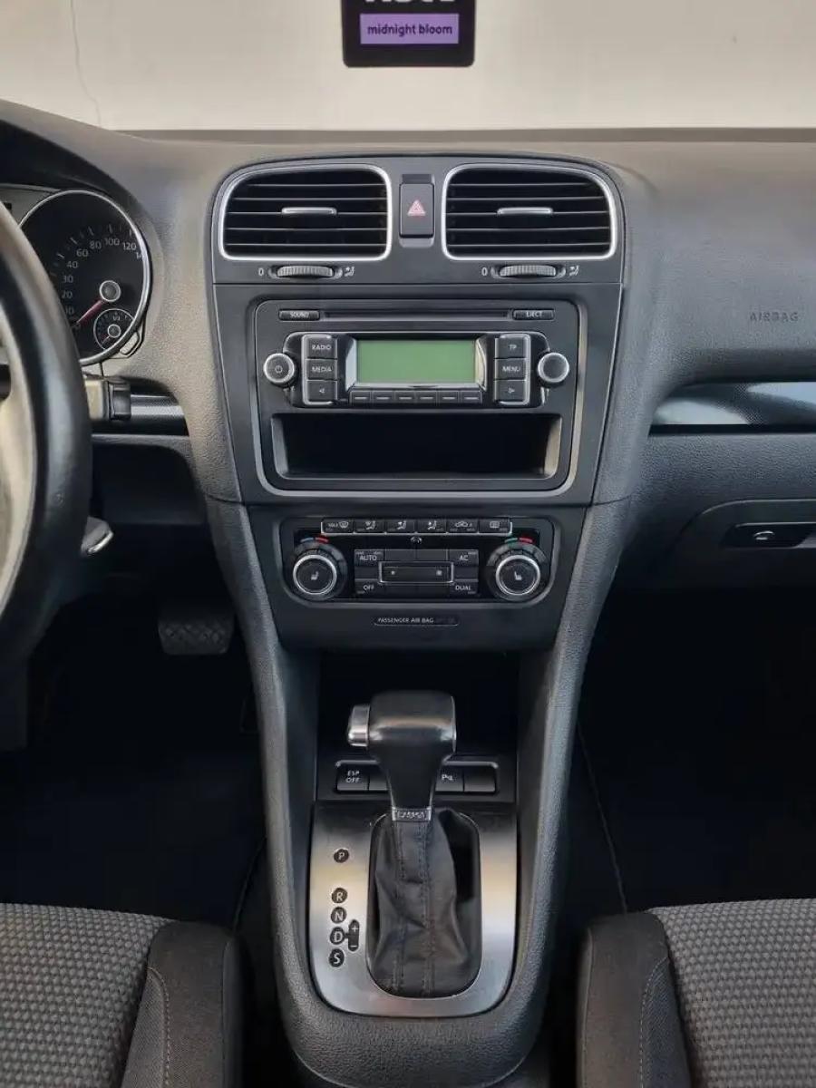 Pelēks Volkswagen Golf 2008 Ogre, ar dzinēja tilpumu 2.00 L un nobraukumu 224 tūkst. km par 4950 €, foto 15 vietnē AUTOMOTO.COM.LV