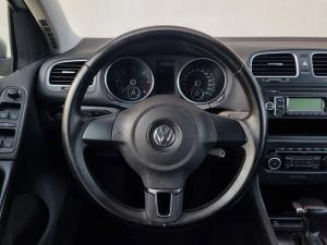 Pelēks Volkswagen Golf 2008 Ogre, ar dzinēja tilpumu 2.00 L un nobraukumu 224 tūkst. km par 4950 €, foto 16 vietnē AUTOMOTO.COM.LV