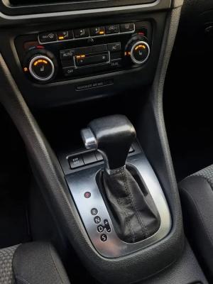 Pelēks Volkswagen Golf 2008 Ogre, ar dzinēja tilpumu 2.00 L un nobraukumu 224 tūkst. km par 4950 €, foto 20 vietnē AUTOMOTO.COM.LV