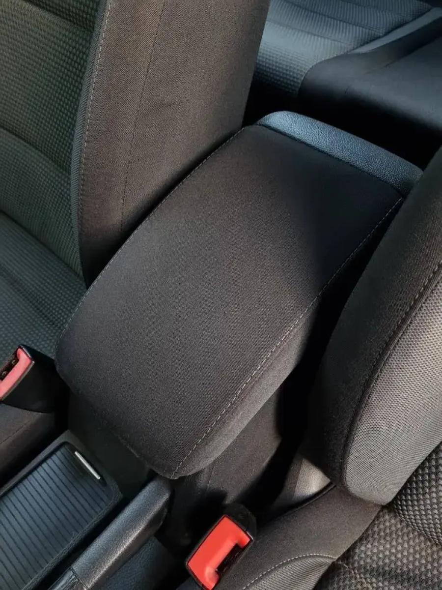 Pelēks Volkswagen Golf 2008 Ogre, ar dzinēja tilpumu 2.00 L un nobraukumu 224 tūkst. km par 4950 €, foto 21 vietnē AUTOMOTO.COM.LV