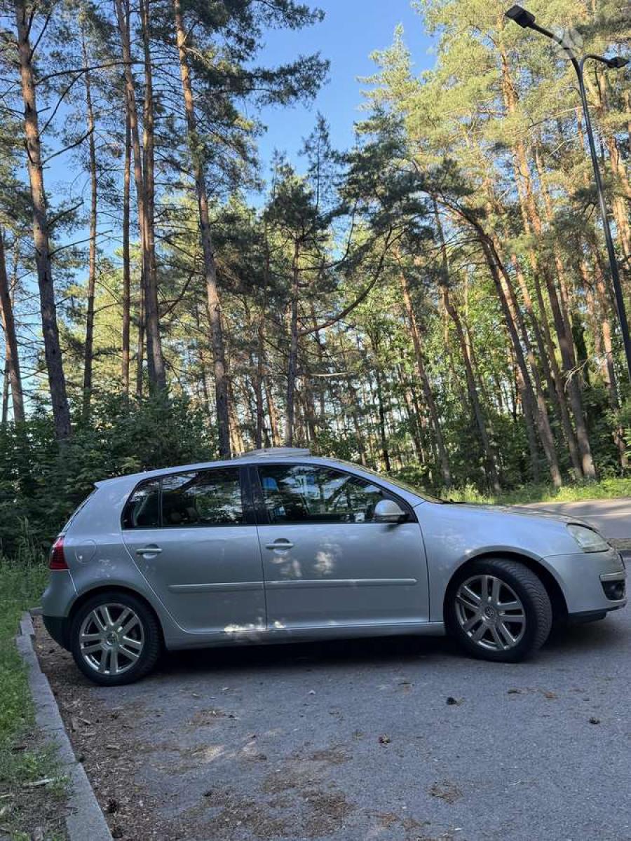 Pelēks Volkswagen Golf 2008 Kauņa, ar dzinēja tilpumu 1.97 L un nobraukumu 287 tūkst. km par 1199 €, foto 5 vietnē AUTOMOTO.COM.LV