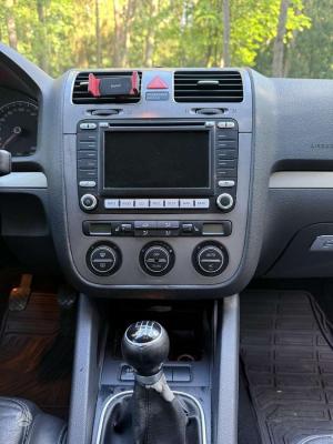Pelēks Volkswagen Golf 2008 Kauņa, ar dzinēja tilpumu 1.97 L un nobraukumu 287 tūkst. km par 1199 €, foto 14 vietnē AUTOMOTO.COM.LV