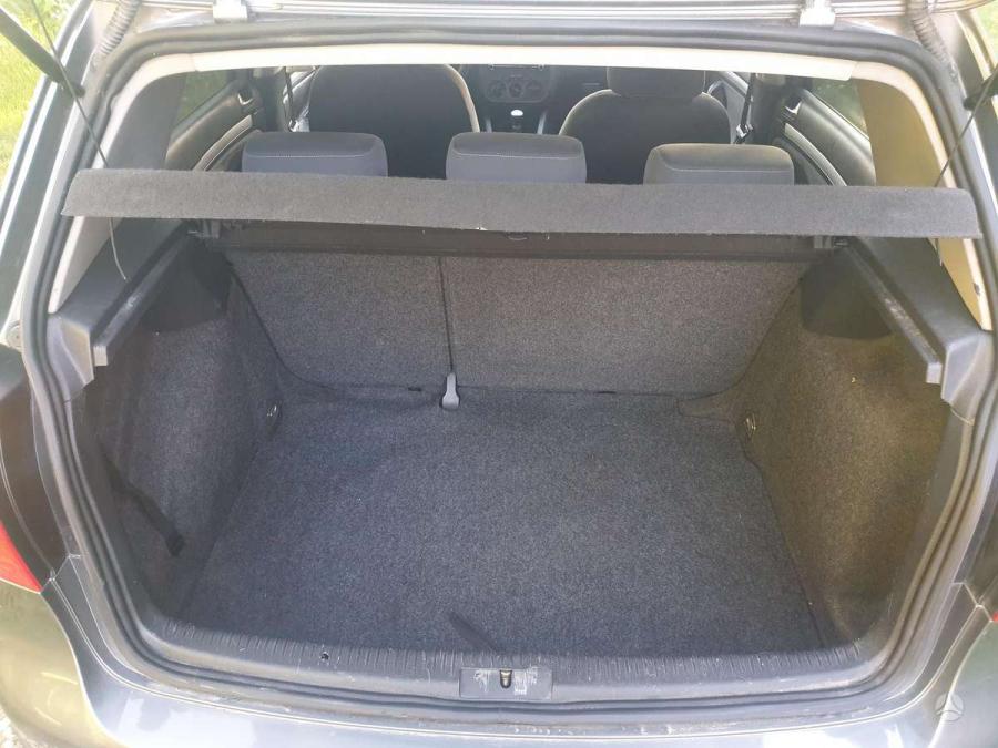 Pelēks Volkswagen Golf 2008 Anykščiai, ar dzinēja tilpumu 1.90 L un nobraukumu 281 tūkst. km par 1950 €, foto 7 vietnē AUTOMOTO.COM.LV