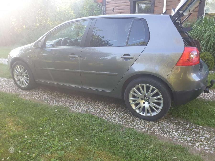 Pelēks Volkswagen Golf 2008 Anykščiai, ar dzinēja tilpumu 1.90 L un nobraukumu 281 tūkst. km par 1950 €, foto 12 vietnē AUTOMOTO.COM.LV