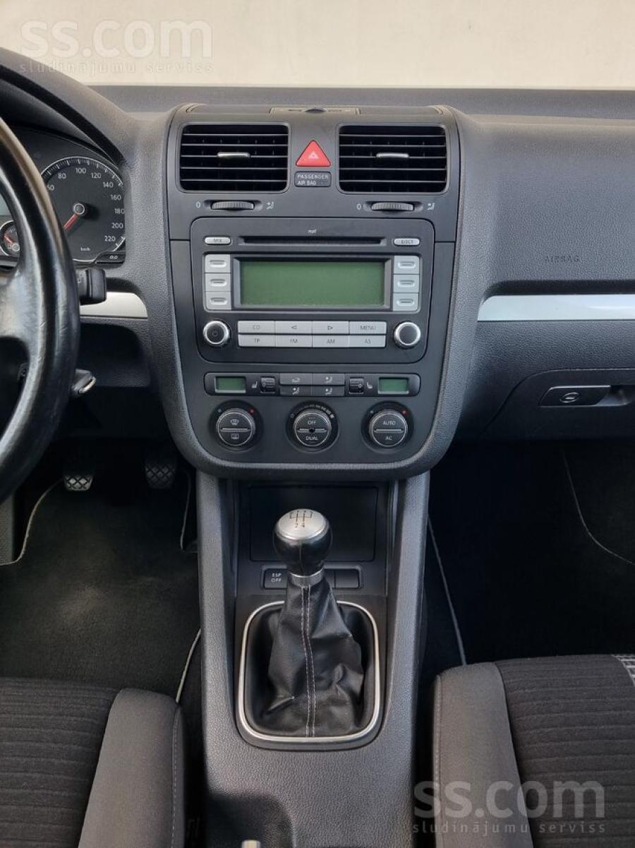 Pelēks Volkswagen Golf 2008 Ogre, ar dzinēja tilpumu 1.40 L un nobraukumu 255 tūkst. km par 3250 €, foto 15 vietnē AUTOMOTO.COM.LV