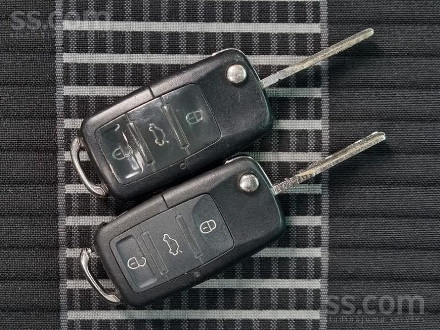 Pelēks Volkswagen Golf 2008 Ogre, ar dzinēja tilpumu 1.40 L un nobraukumu 255 tūkst. km par 3250 €, foto 20 vietnē AUTOMOTO.COM.LV
