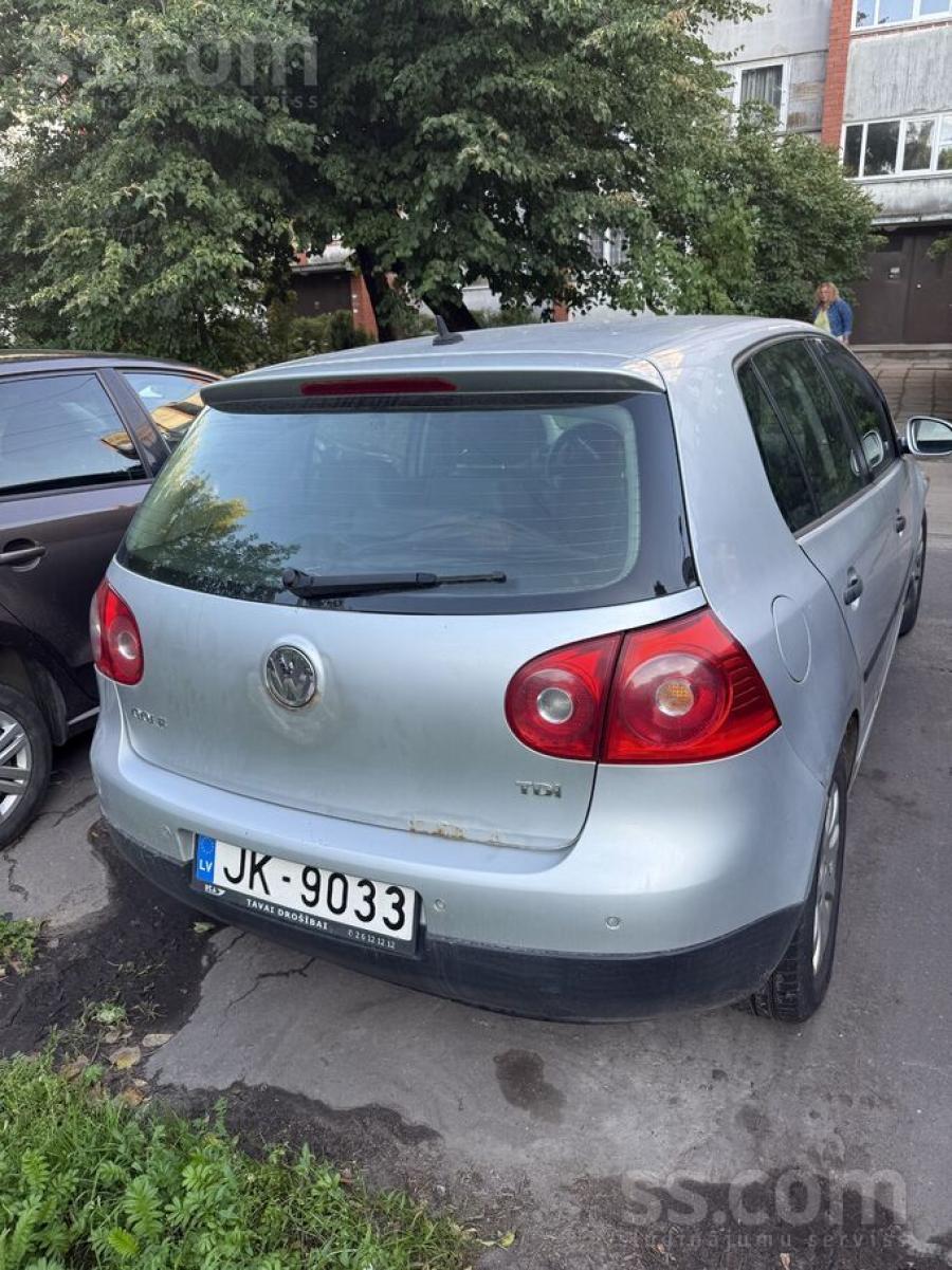 Pelēks Volkswagen Golf 2008 Rīga, ar dzinēja tilpumu 1.90 L un nobraukumu 286 tūkst. km par 350 €, foto 5 vietnē AUTOMOTO.COM.LV