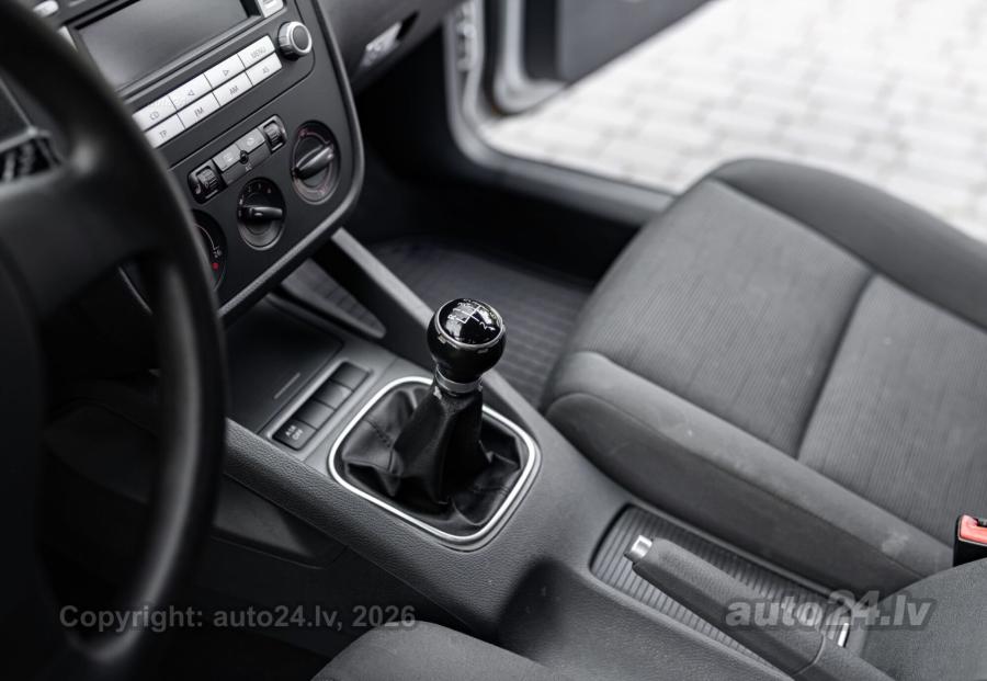 Pelēks Volkswagen Golf 2008 Tallina, ar dzinēja tilpumu 1.40 L un nobraukumu 225 tūkst. km par 2399 €, foto 9 vietnē AUTOMOTO.COM.LV