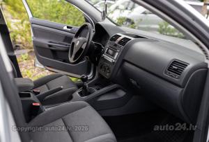 Pelēks Volkswagen Golf 2008 Tallina, ar dzinēja tilpumu 1.40 L un nobraukumu 225 tūkst. km par 2399 €, foto 14 vietnē AUTOMOTO.COM.LV