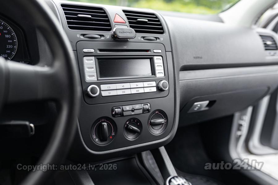 Pelēks Volkswagen Golf 2008 Tallina, ar dzinēja tilpumu 1.40 L un nobraukumu 225 tūkst. km par 2399 €, foto 17 vietnē AUTOMOTO.COM.LV