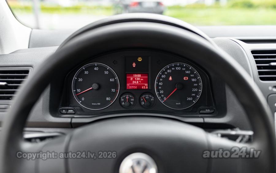 Pelēks Volkswagen Golf 2008 Tallina, ar dzinēja tilpumu 1.40 L un nobraukumu 225 tūkst. km par 2399 €, foto 22 vietnē AUTOMOTO.COM.LV