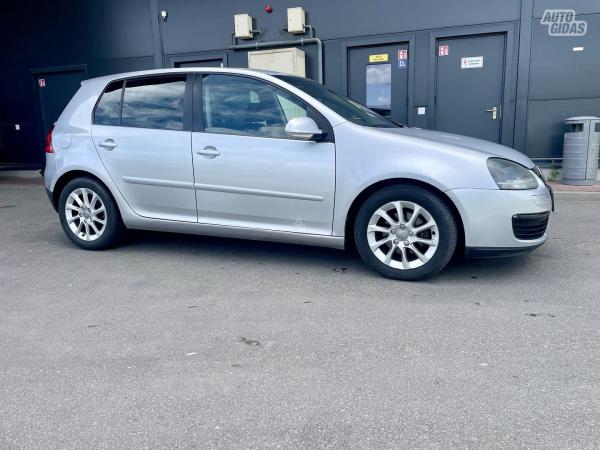 Grey Volkswagen Golf 2008 in Vilnius, with an engine capacity of 1.90 L and mileage of 320 thousand km for 2500 €, photo 5 on AUTOMOTO.COM.LV