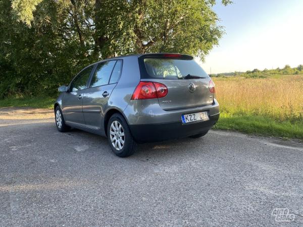 Pelēks Volkswagen Golf 2008 Kretinga, ar dzinēja tilpumu 1.90 L un nobraukumu 290 tūkst. km par 1350 €, foto 1 vietnē AUTOMOTO.COM.LV