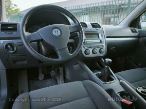 Pelēks Volkswagen Golf 2008 Tartu, ar dzinēja tilpumu 2.00 L un nobraukumu 0 tūkst. km par 1499 €, foto 9 vietnē AUTOMOTO.COM.LV