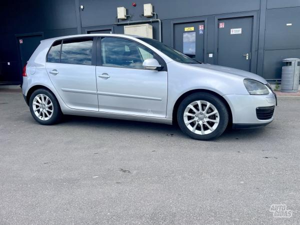 Pelēks Volkswagen Golf 2008 Viļņa, ar dzinēja tilpumu 1.90 L un nobraukumu 321 tūkst. km par 2400 €, foto 5 vietnē AUTOMOTO.COM.LV