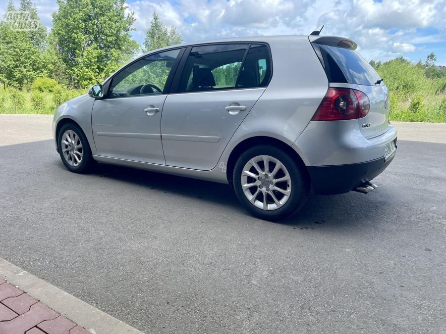 Grey Volkswagen Golf 2008 in Vilnius, with an engine capacity of 1.90 L and mileage of 321 thousand km for 2400 €, photo 9 on AUTOMOTO.COM.LV