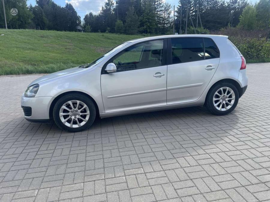 Grey Volkswagen Golf 2008 in Vilnius, with an engine capacity of 1.90 L and mileage of 321 thousand km for 2400 €, photo 9 on AUTOMOTO.COM.LV