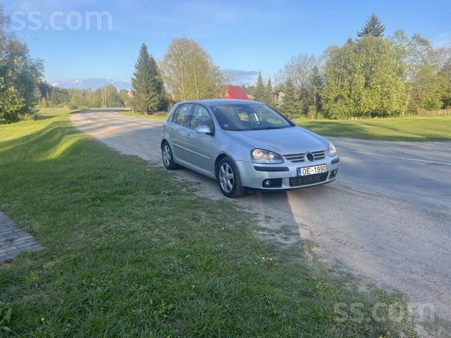 Grey Volkswagen Golf 2008 in Riga, with an engine capacity of 1.90 L and mileage of 401 thousand km for 700 €, photo 3 on AUTOMOTO.COM.LV