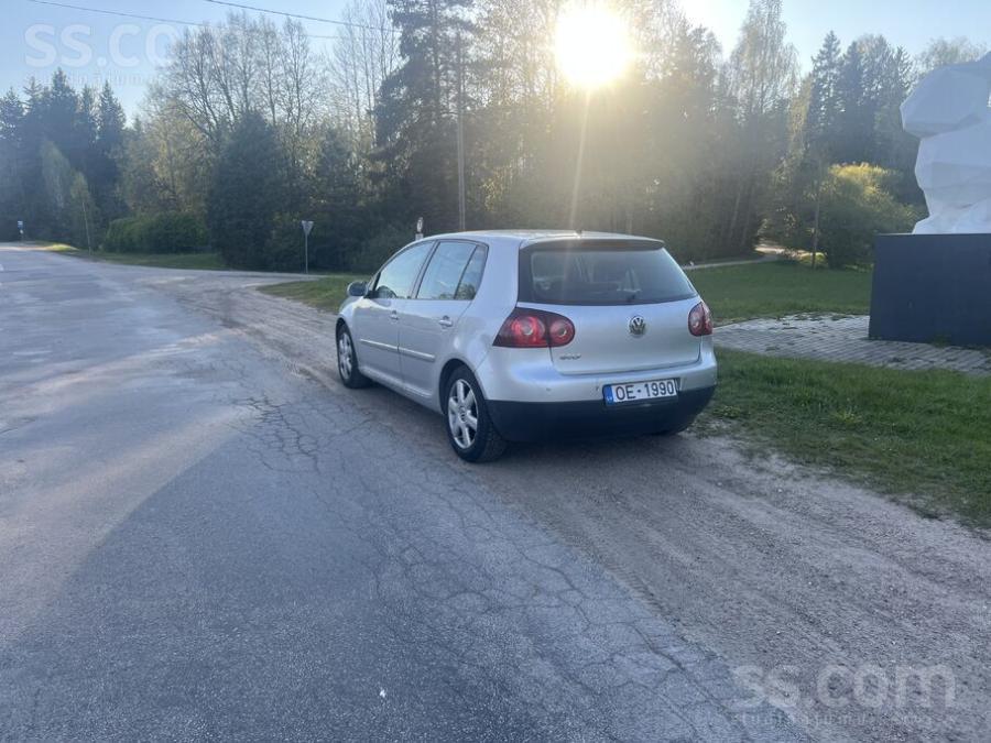 Grey Volkswagen Golf 2008 in Riga, with an engine capacity of 1.90 L and mileage of 401 thousand km for 700 €, photo 4 on AUTOMOTO.COM.LV