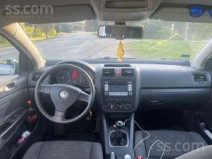 Grey Volkswagen Golf 2008 in Riga, with an engine capacity of 1.90 L and mileage of 401 thousand km for 700 €, photo 6 on AUTOMOTO.COM.LV