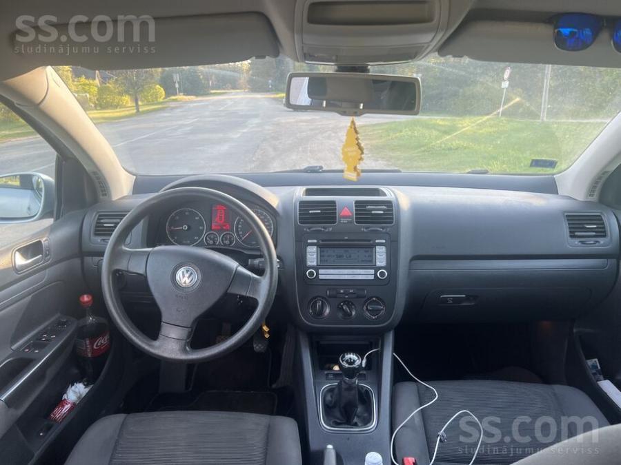 Grey Volkswagen Golf 2008 in Riga, with an engine capacity of 1.90 L and mileage of 401 thousand km for 700 €, photo 6 on AUTOMOTO.COM.LV