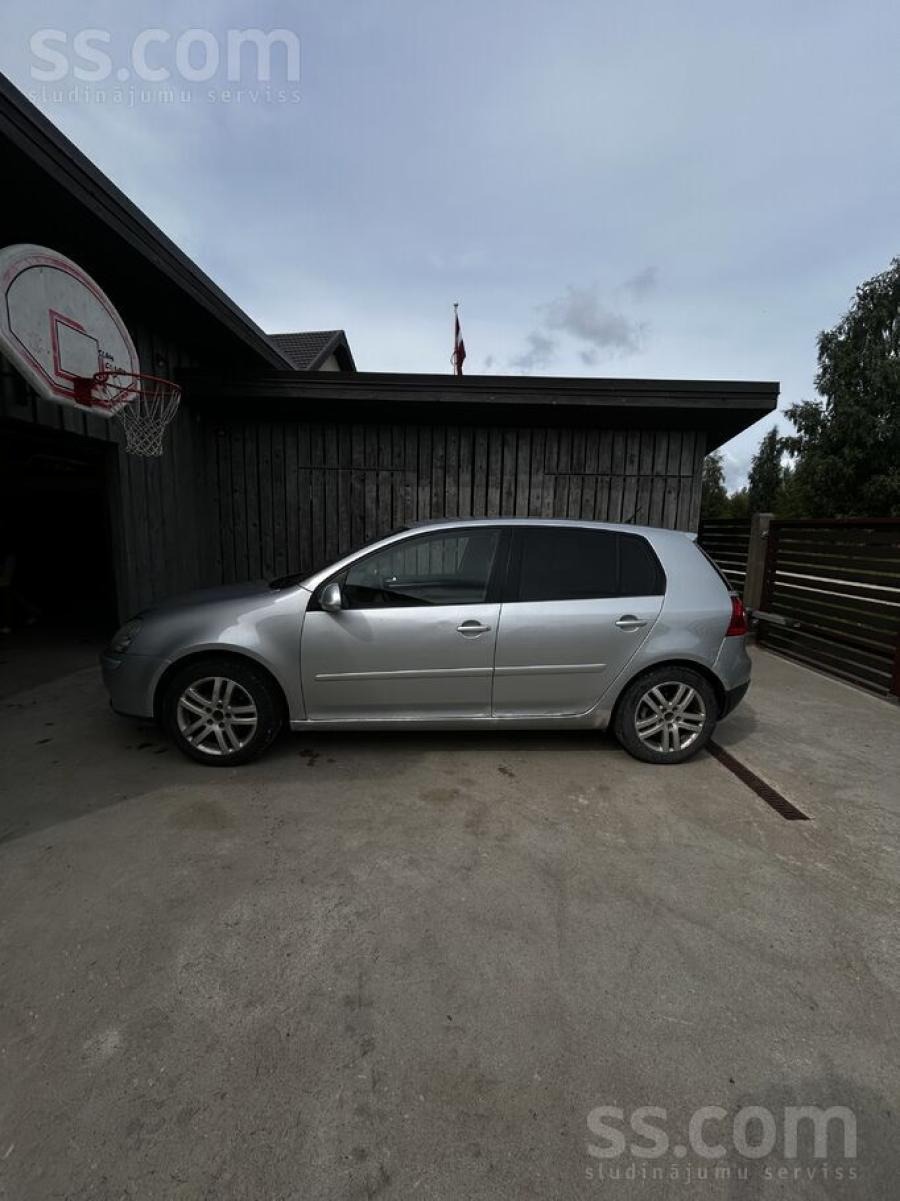 Pelēks Volkswagen Golf 2008 Jelgava, ar dzinēja tilpumu 1.90 L un nobraukumu 252 tūkst. km par 2800 €, foto 5 vietnē AUTOMOTO.COM.LV