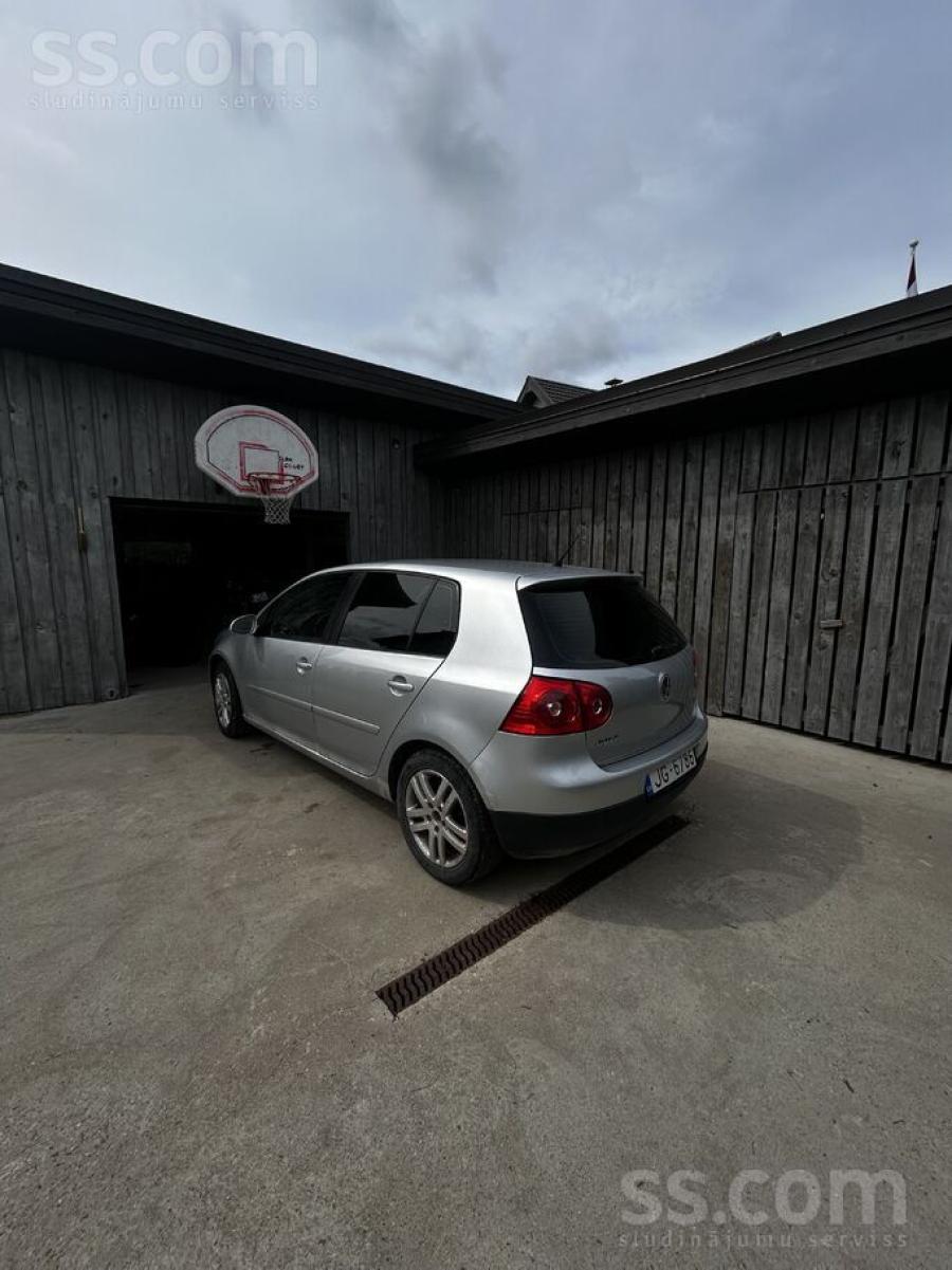 Pelēks Volkswagen Golf 2008 Jelgava, ar dzinēja tilpumu 1.90 L un nobraukumu 252 tūkst. km par 2800 €, foto 6 vietnē AUTOMOTO.COM.LV