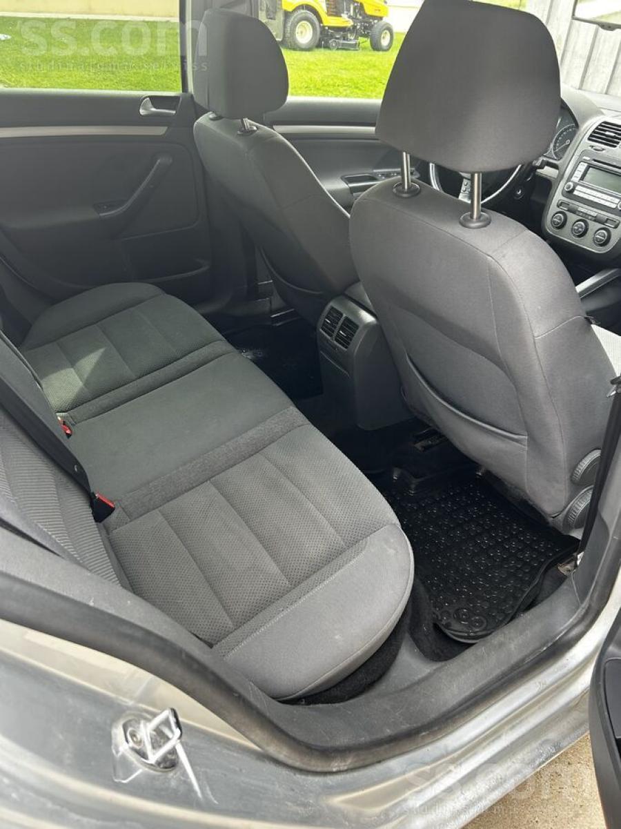 Pelēks Volkswagen Golf 2008 Jelgava, ar dzinēja tilpumu 1.90 L un nobraukumu 252 tūkst. km par 2800 €, foto 12 vietnē AUTOMOTO.COM.LV