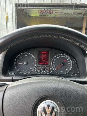 Pelēks Volkswagen Golf 2008 Jelgava, ar dzinēja tilpumu 1.90 L un nobraukumu 252 tūkst. km par 2800 €, foto 14 vietnē AUTOMOTO.COM.LV