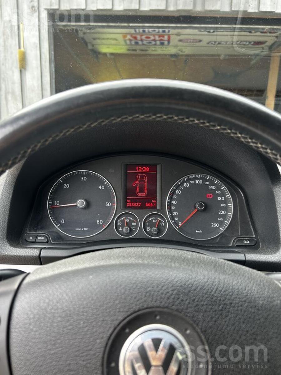 Pelēks Volkswagen Golf 2008 Jelgava, ar dzinēja tilpumu 1.90 L un nobraukumu 252 tūkst. km par 2800 €, foto 14 vietnē AUTOMOTO.COM.LV