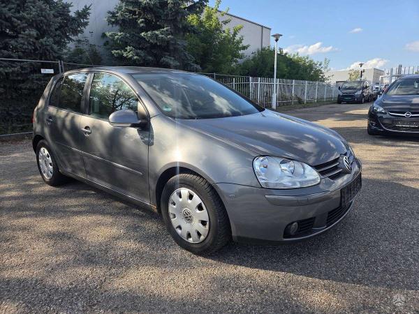 Pelēks Volkswagen Golf 2008 Marijampole, ar dzinēja tilpumu 1.60 L un nobraukumu 243 tūkst. km par 2500 €, foto 2 vietnē AUTOMOTO.COM.LV
