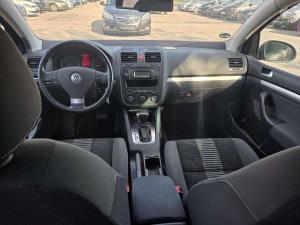 Pelēks Volkswagen Golf 2008 Marijampole, ar dzinēja tilpumu 1.60 L un nobraukumu 243 tūkst. km par 2500 €, foto 15 vietnē AUTOMOTO.COM.LV