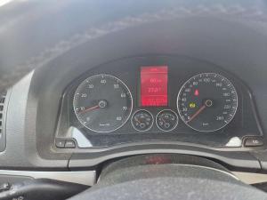 Pelēks Volkswagen Golf 2008 Marijampole, ar dzinēja tilpumu 1.60 L un nobraukumu 243 tūkst. km par 2500 €, foto 18 vietnē AUTOMOTO.COM.LV