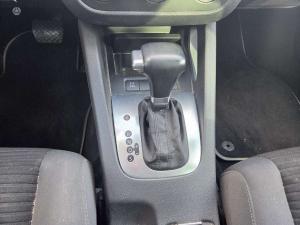 Pelēks Volkswagen Golf 2008 Marijampole, ar dzinēja tilpumu 1.60 L un nobraukumu 243 tūkst. km par 2500 €, foto 20 vietnē AUTOMOTO.COM.LV