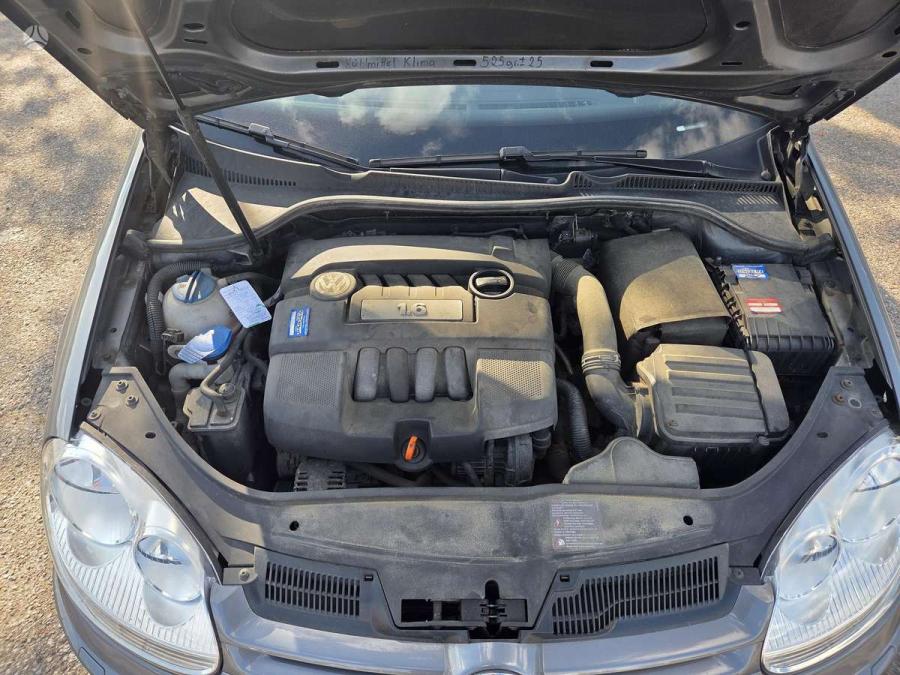 Pelēks Volkswagen Golf 2008 Marijampole, ar dzinēja tilpumu 1.60 L un nobraukumu 243 tūkst. km par 2500 €, foto 22 vietnē AUTOMOTO.COM.LV