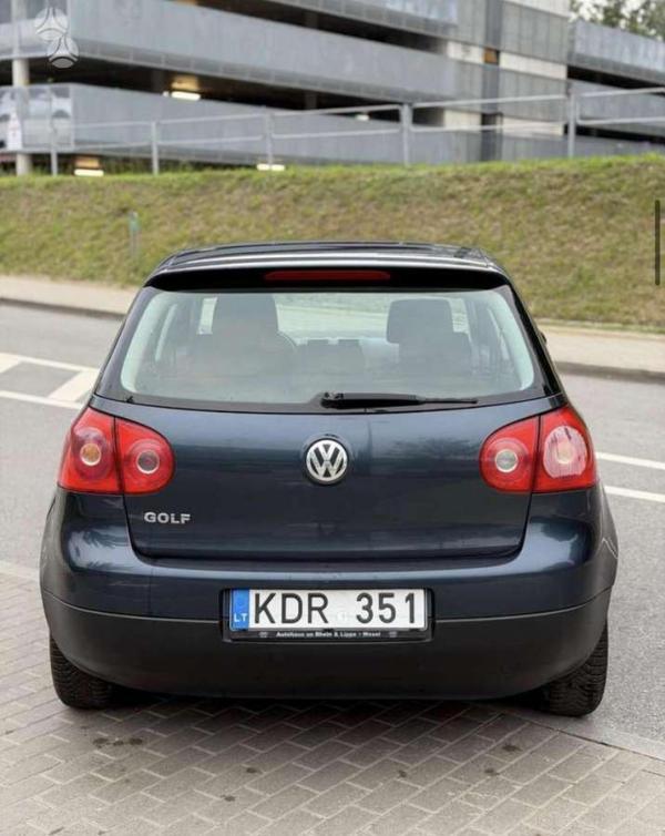 Pelēks Volkswagen Golf 2008 Viļņa, ar dzinēja tilpumu 0.00 L un nobraukumu 233 tūkst. km par 1900 €, foto 6 vietnē AUTOMOTO.COM.LV