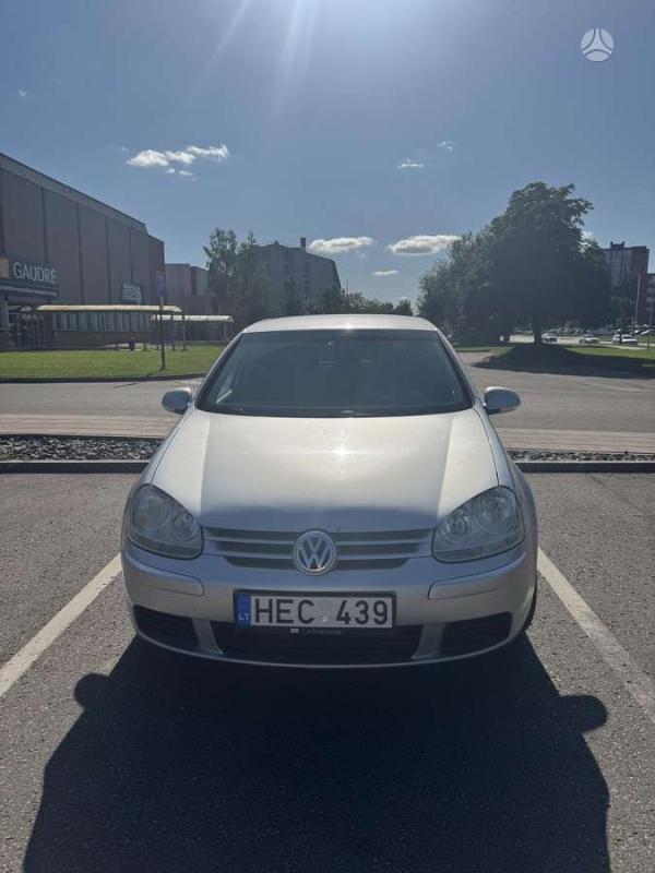 Pelēks Volkswagen Golf 2008 Viļņa, ar dzinēja tilpumu 1.90 L un nobraukumu 306 tūkst. km par 1800 €, foto 6 vietnē AUTOMOTO.COM.LV