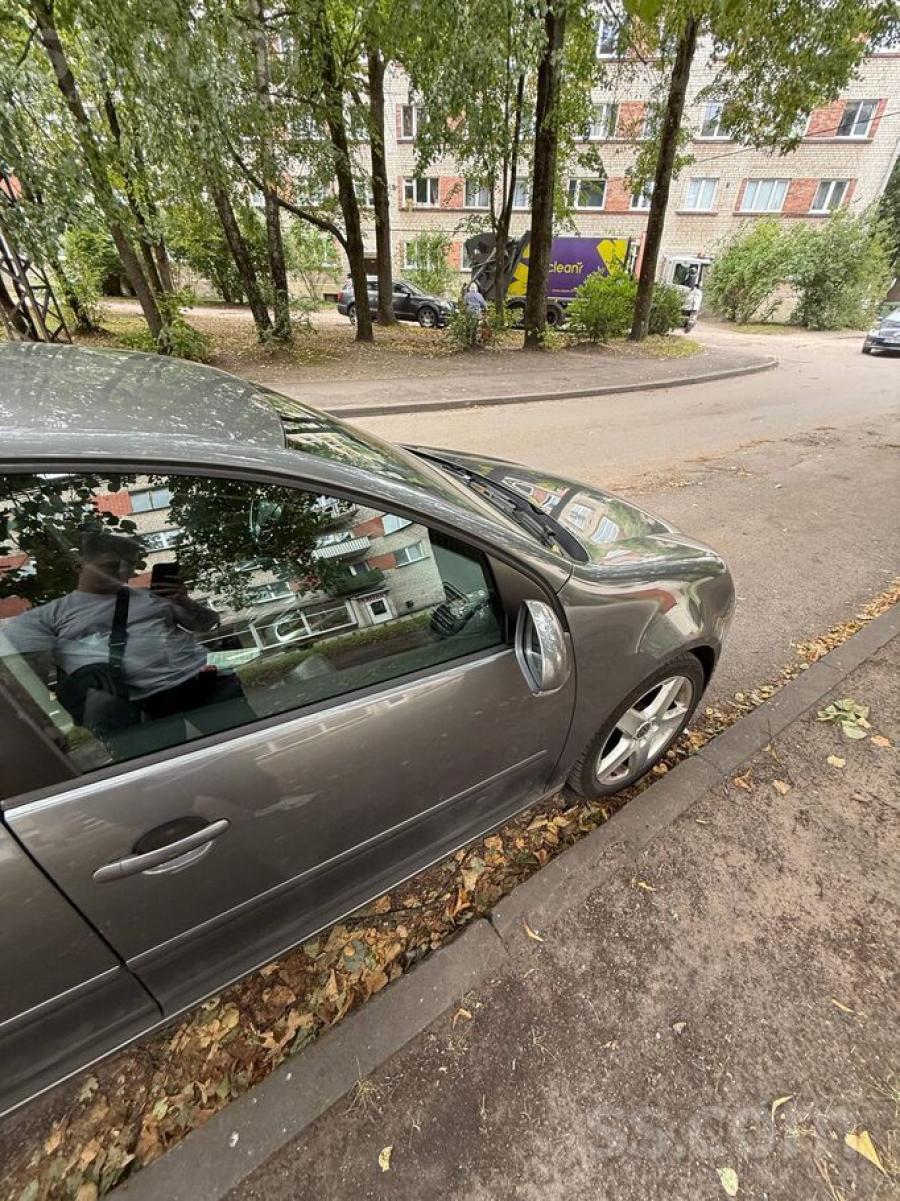Grey Volkswagen Golf 2008 in Riga, with an engine capacity of 1.90 L and mileage of 232 thousand km for 1800 €, photo 7 on AUTOMOTO.COM.LV