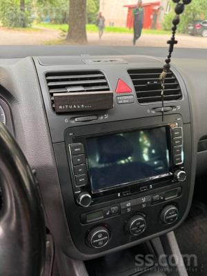Grey Volkswagen Golf 2008 in Riga, with an engine capacity of 1.90 L and mileage of 232 thousand km for 1800 €, photo 16 on AUTOMOTO.COM.LV