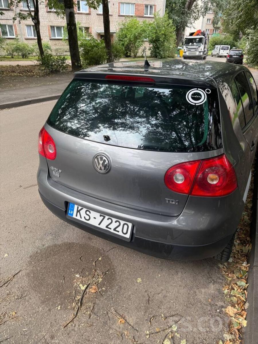 Grey Volkswagen Golf 2008 in Riga, with an engine capacity of 1.90 L and mileage of 232 thousand km for 1800 €, photo 4 on AUTOMOTO.COM.LV