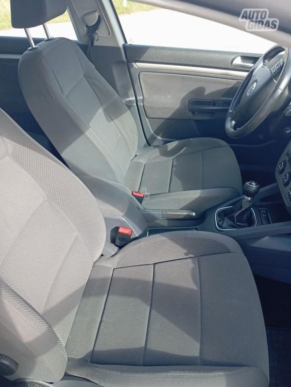 Pelēks Volkswagen Golf 2008 Kazlų Rūda, ar dzinēja tilpumu 1.90 L un nobraukumu 300 tūkst. km par 1699 €, foto 9 vietnē AUTOMOTO.COM.LV