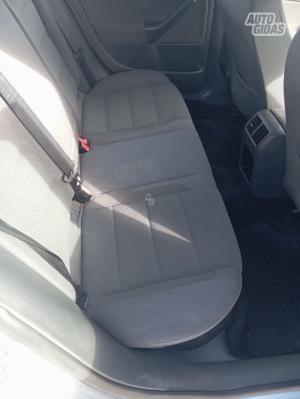 Pelēks Volkswagen Golf 2008 Kazlų Rūda, ar dzinēja tilpumu 1.90 L un nobraukumu 300 tūkst. km par 1699 €, foto 10 vietnē AUTOMOTO.COM.LV