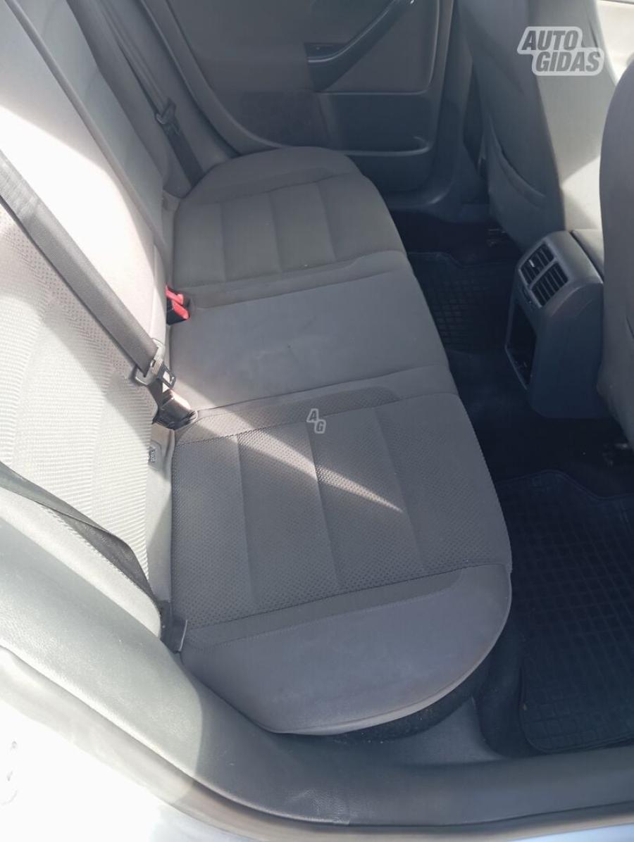 Pelēks Volkswagen Golf 2008 Kazlų Rūda, ar dzinēja tilpumu 1.90 L un nobraukumu 300 tūkst. km par 1699 €, foto 10 vietnē AUTOMOTO.COM.LV