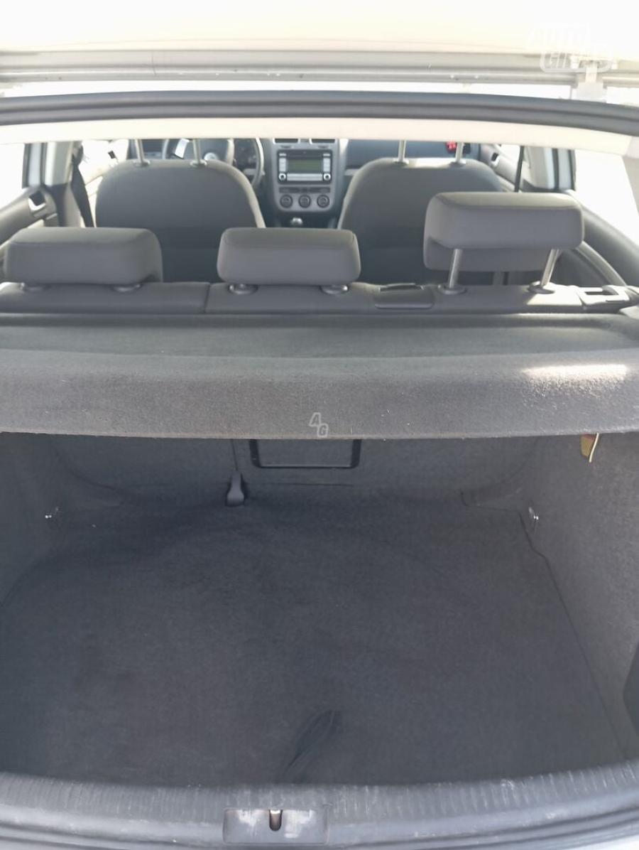 Pelēks Volkswagen Golf 2008 Kazlų Rūda, ar dzinēja tilpumu 1.90 L un nobraukumu 300 tūkst. km par 1699 €, foto 12 vietnē AUTOMOTO.COM.LV